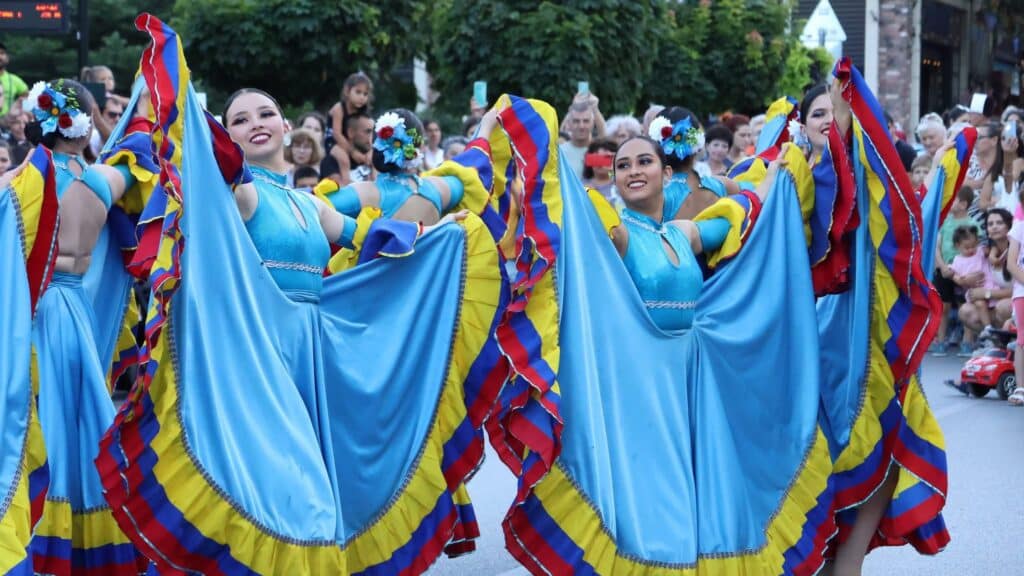 Ballet Folclórico de Paipa hace vibrar a Bulgaria con la magia de la ...